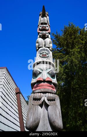 "Raven stealing the sun" totem pole in Ketchikan honors the Tongass ...