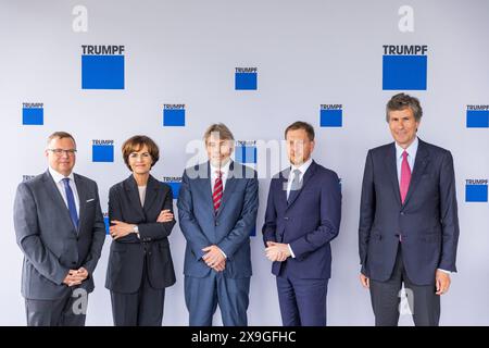 Trumpf-Werk in Neukirch/Lausitz Ministerpräsident Michael Kretschmer ...