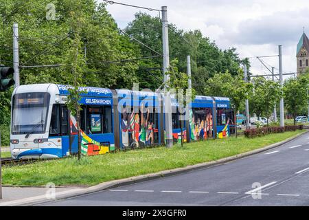 Straßenbahn in Fahrt, Öffentlicher Personennahverkehr, Ruhrbahn im VRR ...