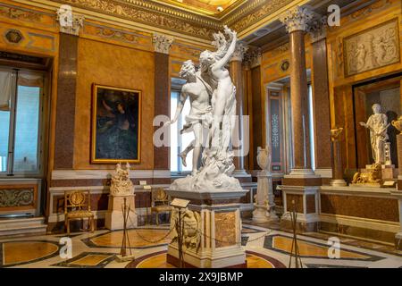 Apollo and Daphne, a life-sized marble sculpture by Gian Lorenzo ...