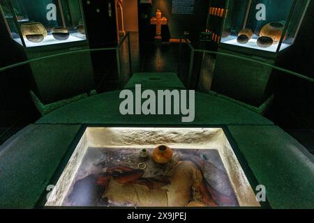 prehistoric burial recreation, Gilena Museum Collection, Ecomuseum ...