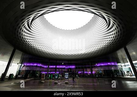 New building, entrance building Messe Basel, window to the sky ...