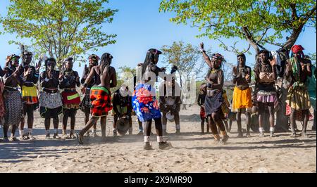 Group of traditional Hakaona woman and men, dancing and clapping ...