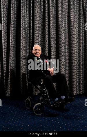 D-Day veteran John Dennett, 99, from Liverpool, who served with the ...