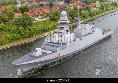 Italian frigatte LUIGI RIZZO (F 595) passing the Kiel Canal Stock Photo ...