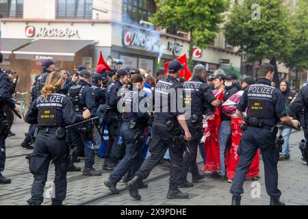 Mannheim, 02. Juli 2024: Versuchter Angriff der ANTIFA auf die ...