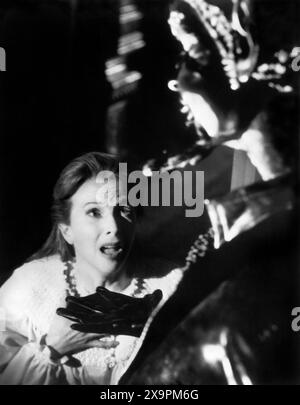 Julie Harris, on-set of the film, "The Haunting", MGM, 1963 Stock Photo ...