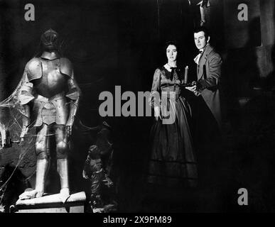 Myrna Fahey, Mark Damon, on-set of the film, "House Of Usher", American ...