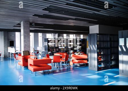 Modern university library with glass walls Stock Photo - Alamy