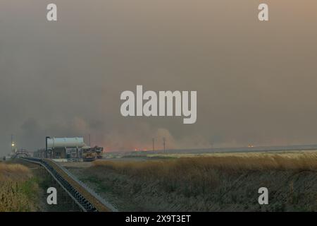 The Corral Fire near Tracy California, spot fires break out along Bird ...