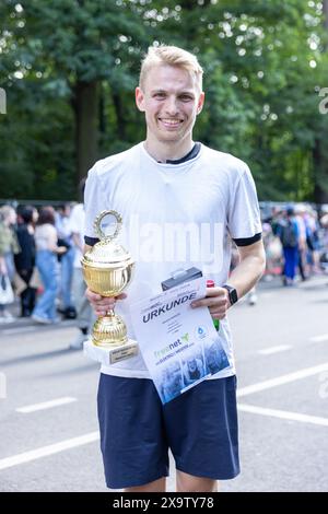 Olympisch Maenner, Vincent Helmrich, 1. Platz Berlin Triathlon 2024 ...