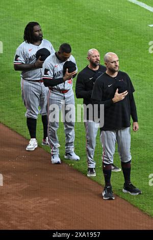 Minnesota Twins manager Rocco Baldelli (5) in the first inning of a ...