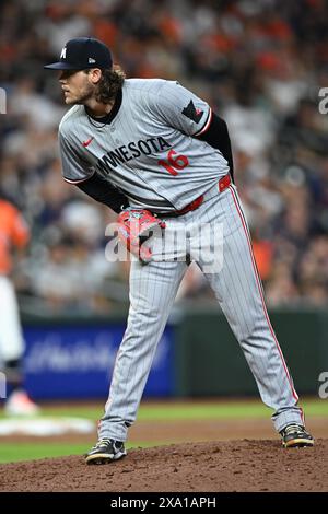 Houston Astros pitcher Steven Okert throws during the third inning of a ...