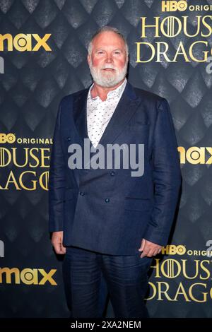 Kevin de la Noy attends premiere of HBO 'House of Dragon' at ...
