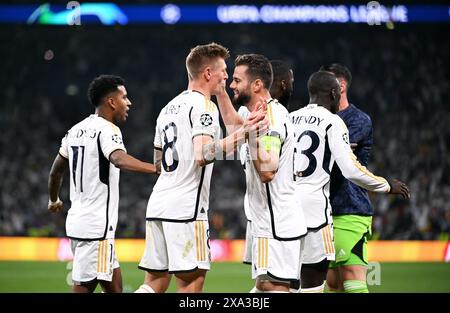 Jubel nach dem Tor zum 1:1 Ausgleich durch Adrian Stanilewicz (Fortuna K?ln, #20). Regionalliga ...