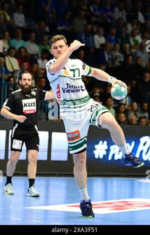 David Schmidt (Frisch Auf Goeppingen, #77) mit Tempo am Ball, Frisch ...