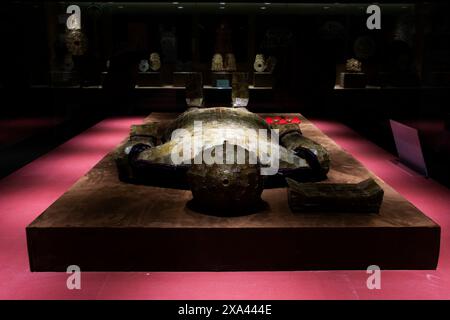 Antique Jade Clothes Sewn With Golden Thread or ancient Jade burial ...