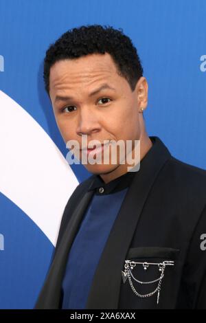 LOS ANGELES - MAY 2: Eric Graise prosthesis detail at the CBS Fall ...