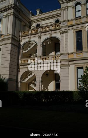 North wing of the Victorian Italianate architecture, Institute Building ...