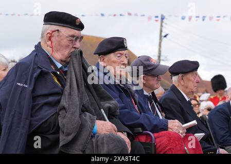 D-Day veterans Henry Rice (left) and Ken Hay meet school children ...