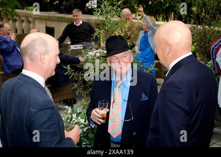 Harry Mount & Hugo Johnson at The Oldie Literary Lunch 04-06-24 Stock ...