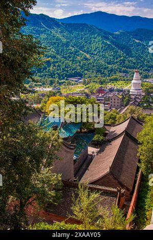 The monastery complex of Wudai Shan (Mount Wutai), UNESCO World ...