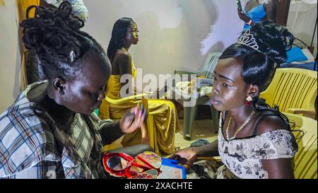Girls preparing for a traditional Dinka wedding, Bor, central region ...
