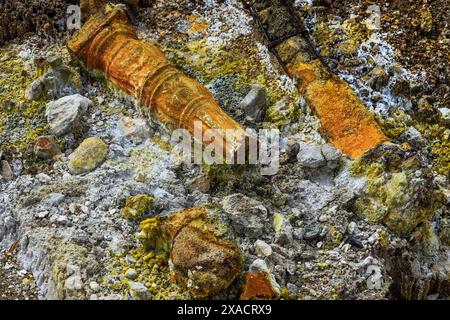 Damage to pillars caused by fumarole steam and sulphur minerals at ...