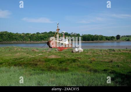 Fishing boat at Instow, Devon Stock Photo - Alamy