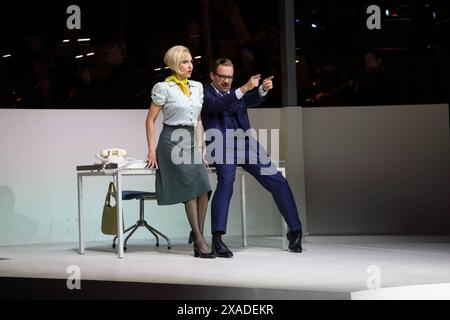 Nico Holonics als Fred Funke und Maria-Danae Bansen als Marghueritta ...