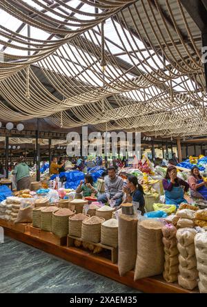 Kaja Throm Centenary farmers market, Chang Gewog, Thimphu, Bhutan Stock ...