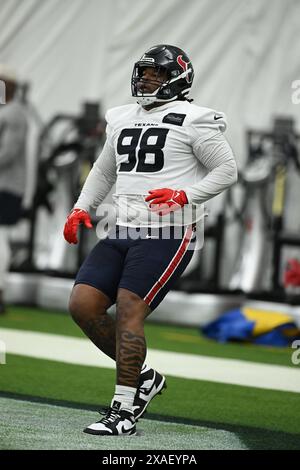 Houston Texans defensive tackle Tim Settle Jr. goes through a drill ...