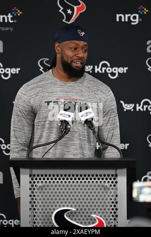 Houston Texans defensive tackle Denico Autry looks on during an NFL ...