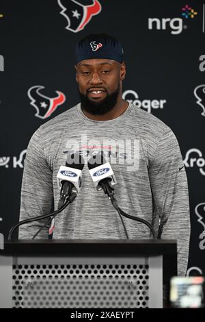 Houston Texans defensive tackle Denico Autry looks on during an NFL ...