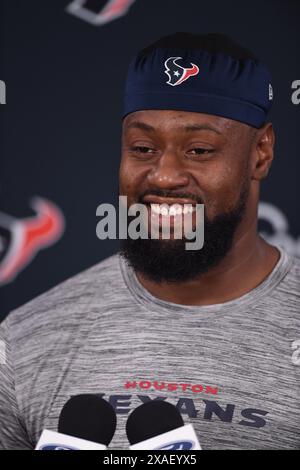 Houston Texans defensive tackle Denico Autry looks on during an NFL ...
