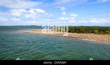 Shoreline of Hervey Bay on the Great Sandy Strait, between Fraser ...