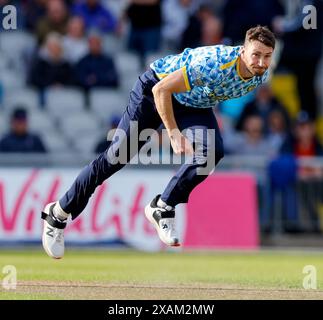 Richard Gleeson bowling for Birmingham Bears in a Vitality Blast T20 ...