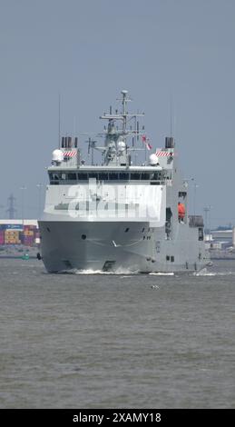 HMCS WILLIAM HALL (AOPV) 433 Harry DeWolf-class offshore patrol vessel ...