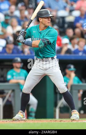 Seattle Mariners third baseman Dylan Moore throws to first base but ...
