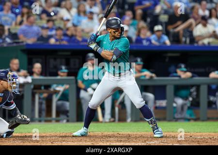 Seattle Mariners' Julio Rodriguez bats during a baseball game against ...