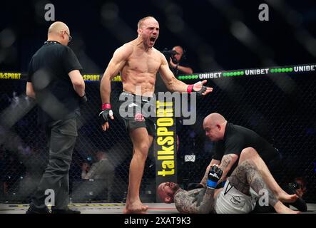 Jack Grant celebrates victory against Charlie Leary in their ...