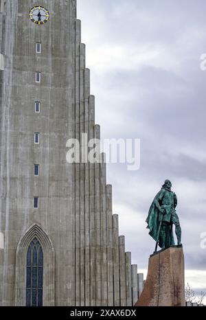 Statue of the viking Leifur Eiríksson (Leiv Erikson) in front of the ...