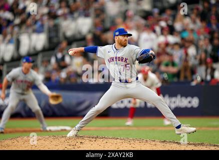 New York Mets pitcher Reed Garrett (75) throws during the seventh ...