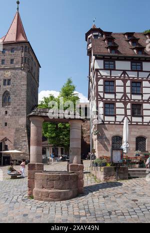 Tiergaertnertorplatz 14th century, medieval draw well, Pilatushaus ...