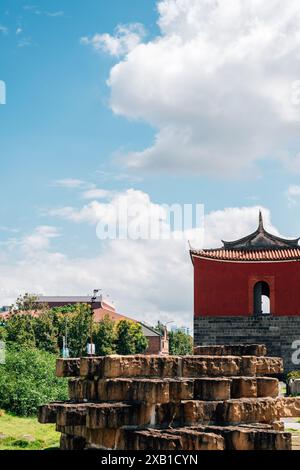 Old Taipei city wall. The North Gate ( Cheng'en gate ), established by ...