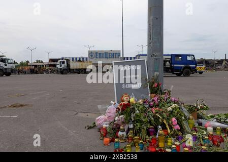 Flowers and tributes at the Epicentre K store in Kharkiv after Russian ...