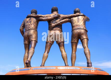 Bronze statue of three Welsh rugby league legends, Billy Boston, Clive ...