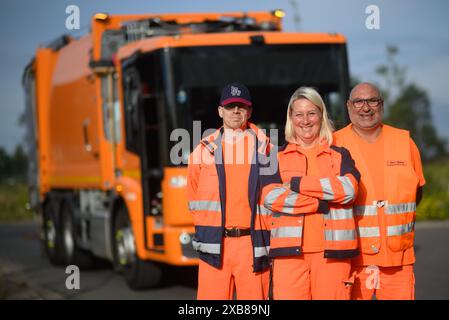Langenhagen, Germany. 10th June, 2024. Yvonne Pedd, refuse collector at ...
