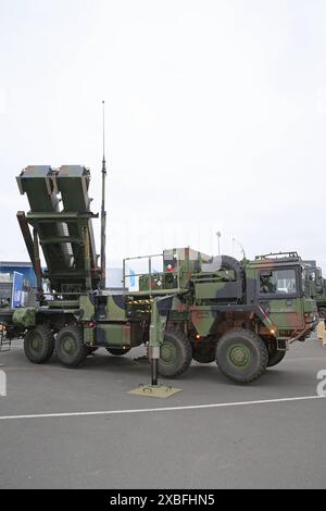 Ein bodengestütztes Flugabwehrraketen-System vom Typ IRIS-T SLM ...