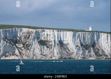 Kreidefelsen von Dover *** Dover chalk cliffs Stock Photo - Alamy